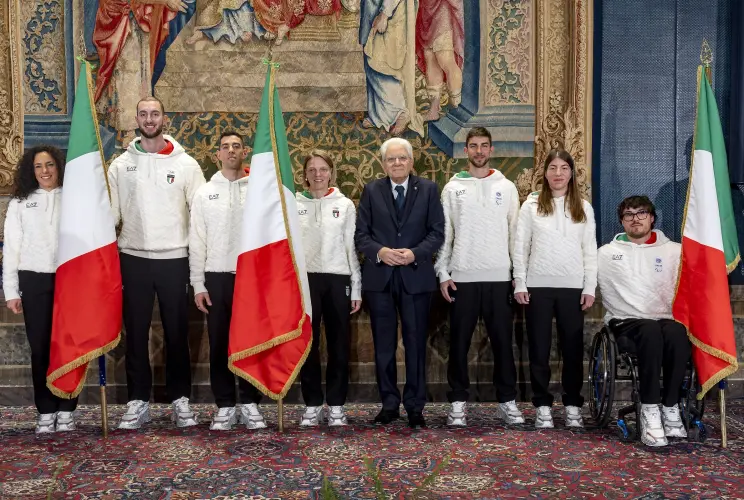 Milan-Cortina 2026, Mattarella delivers the tricolor to the blue flag ...
